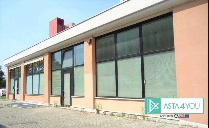 Locale commerciale in vendita a Sesto San Giovanni