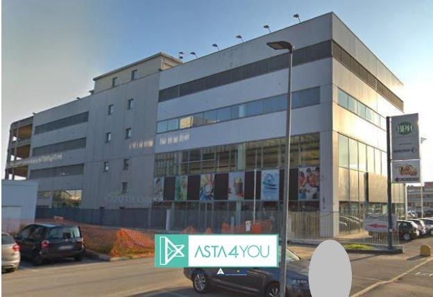 Capannone in vendita a Trezzano Sul Naviglio