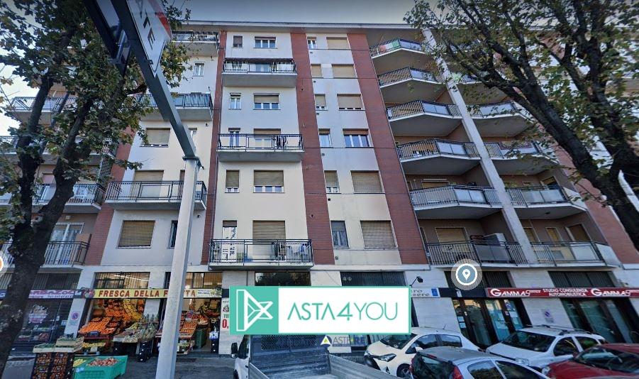 Locale commerciale in vendita a Limbiate