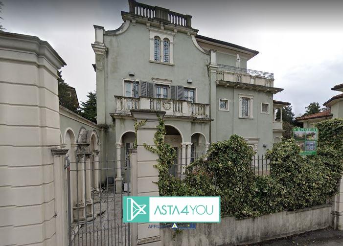 Appartamento in vendita a Besana In Brianza