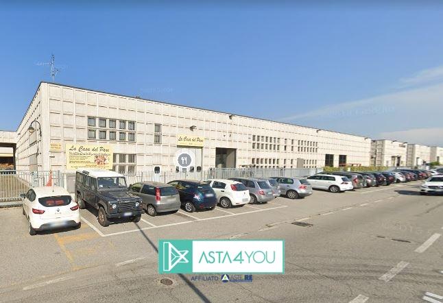 Capannone in vendita a Cavenago Di Brianza