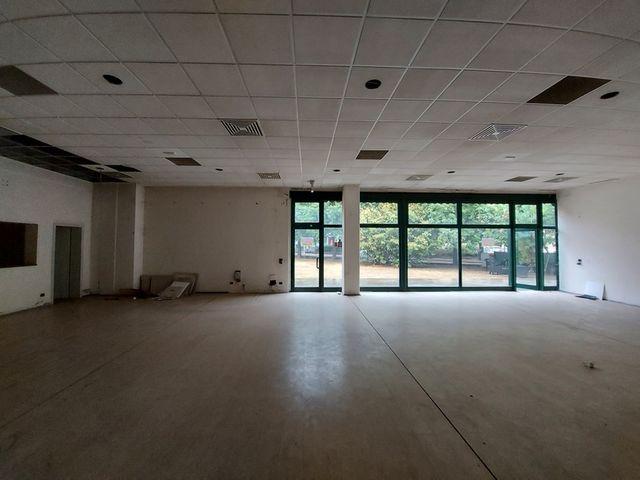 Negozio in vendita a Reggio Emilia