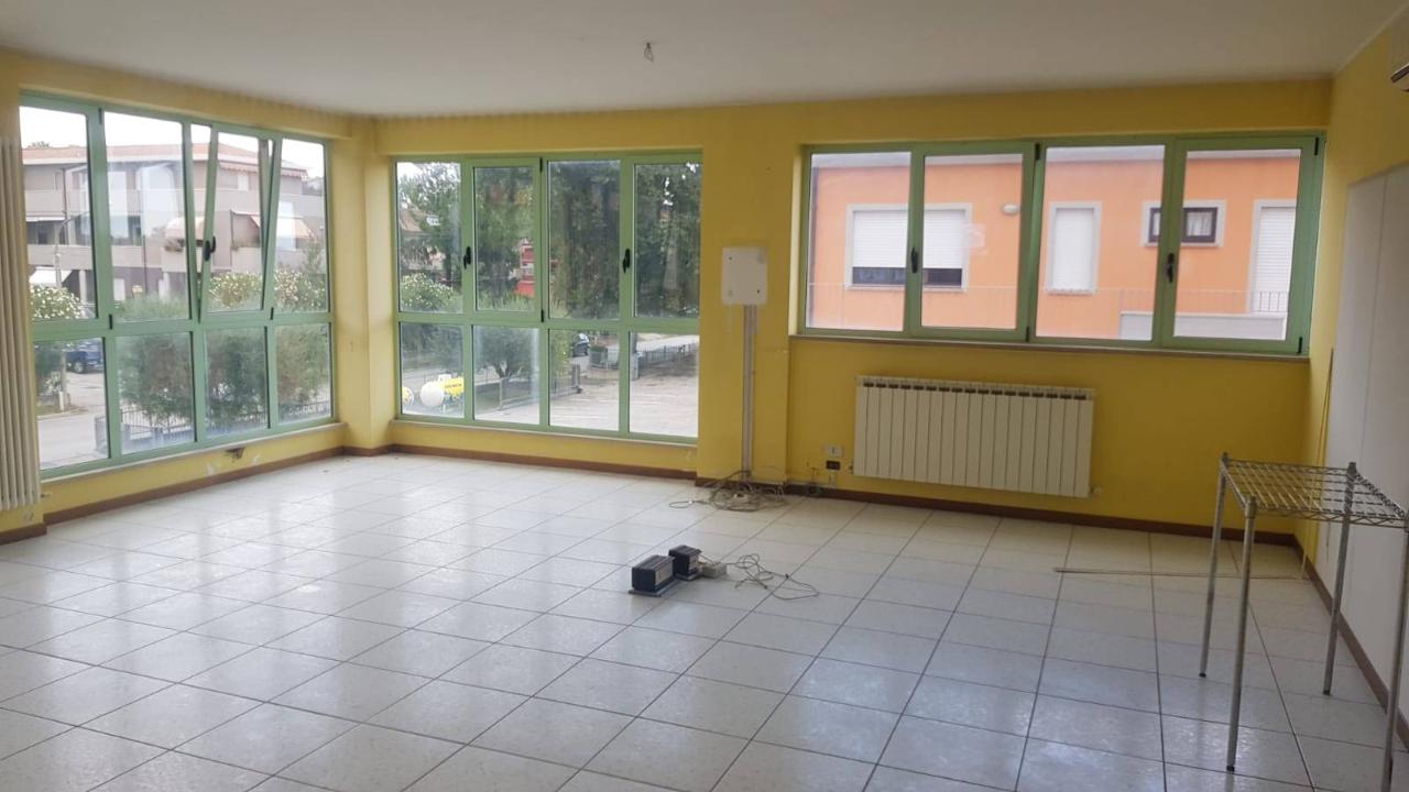 Ufficio in affitto a Colli al Metauro