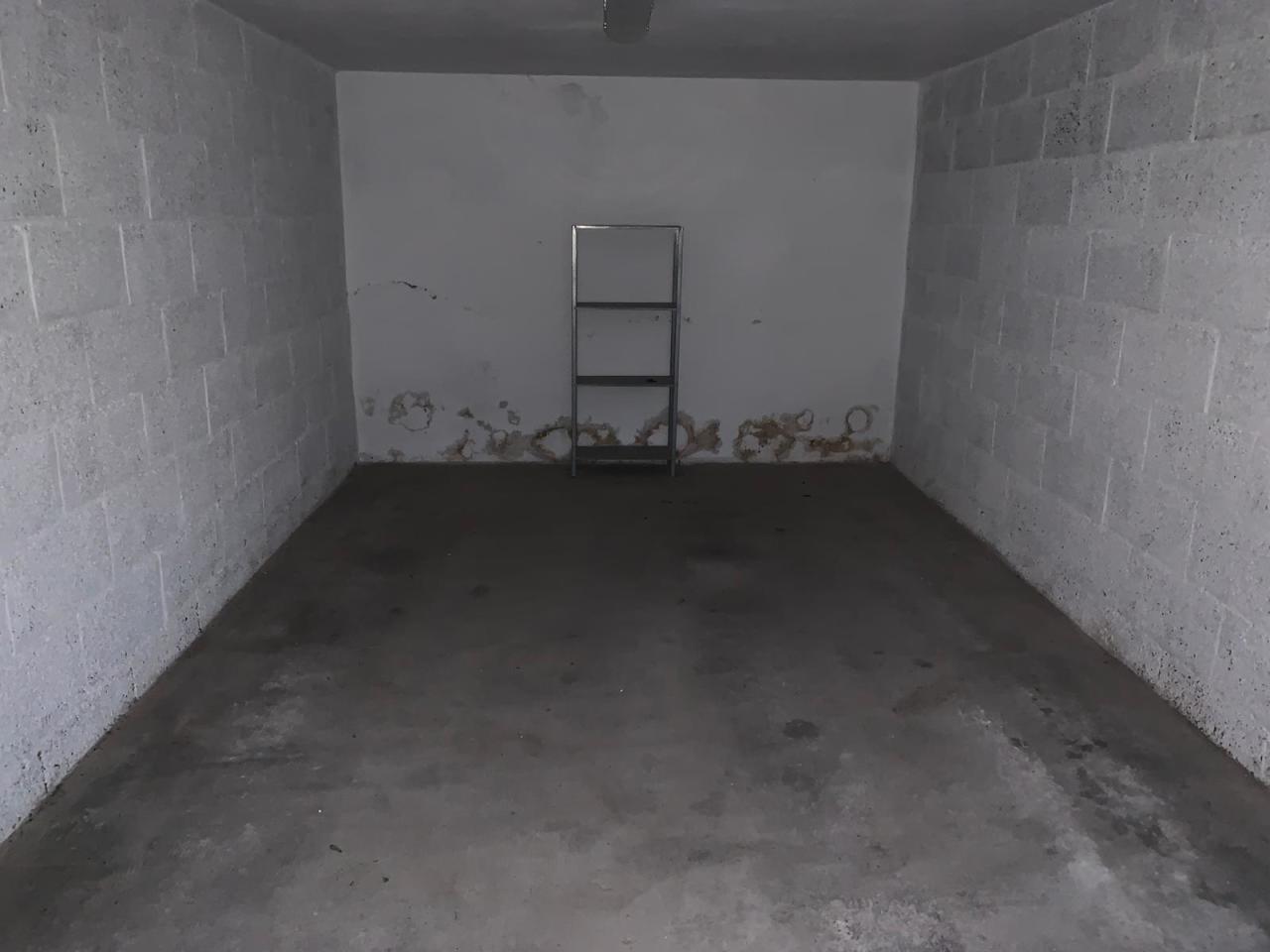 Parcheggio chiuso in affitto a Livorno