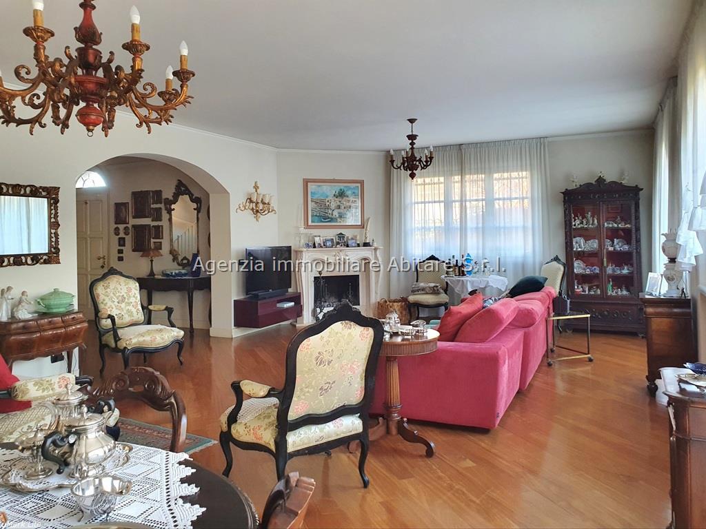 Villa in vendita a Massa