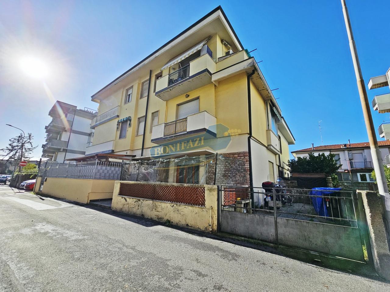 Appartamento in vendita a Viareggio