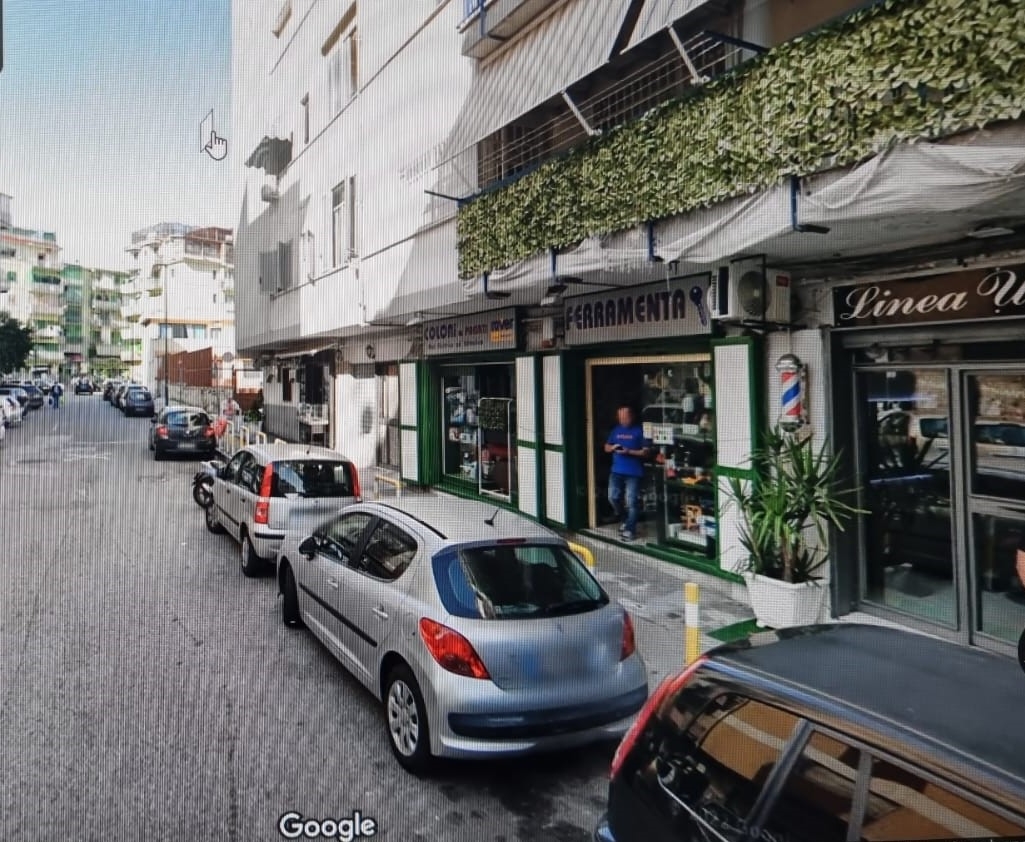 Negozio in vendita a Napoli