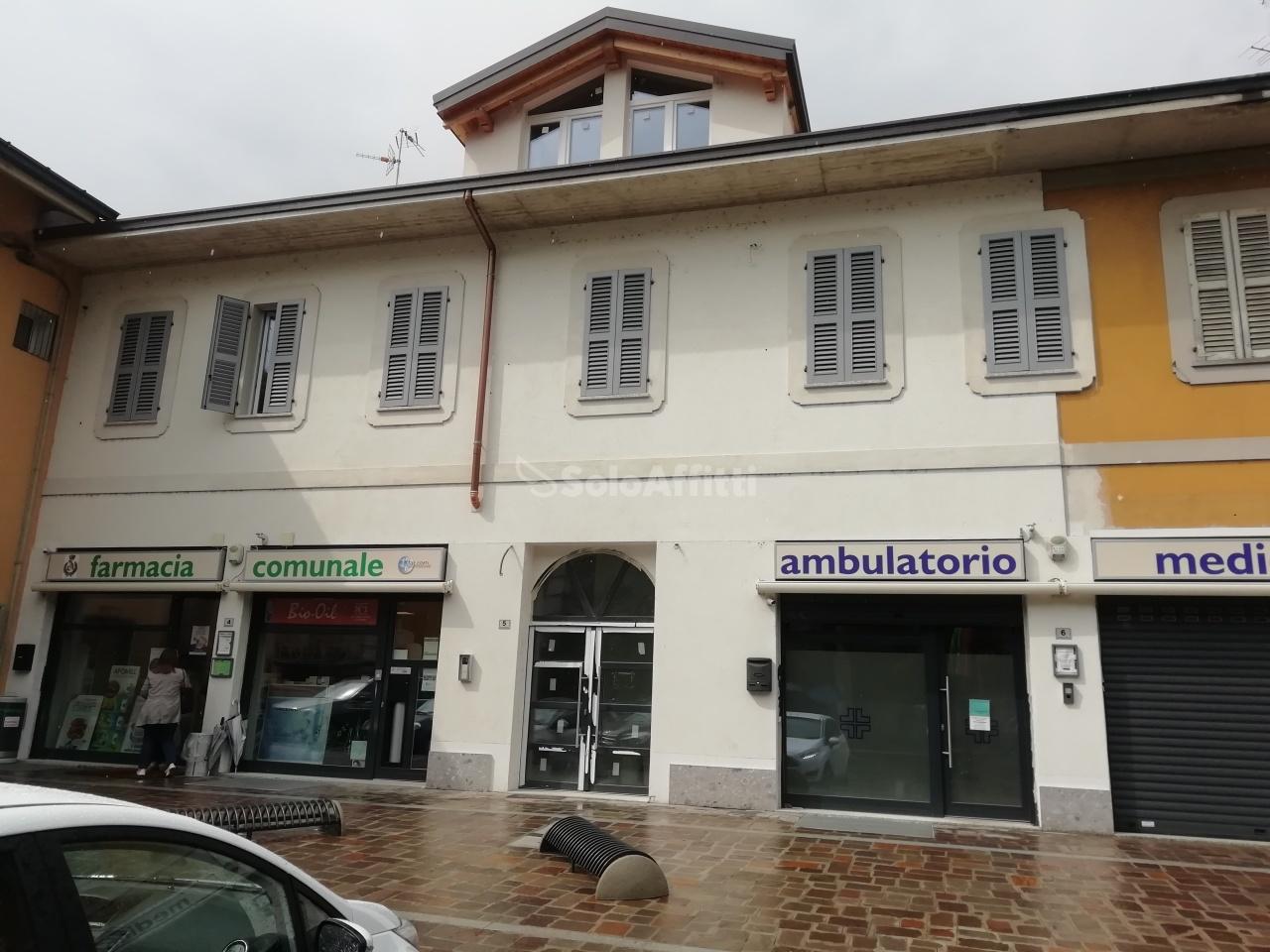 Attico in affitto a Pessano Con Bornago
