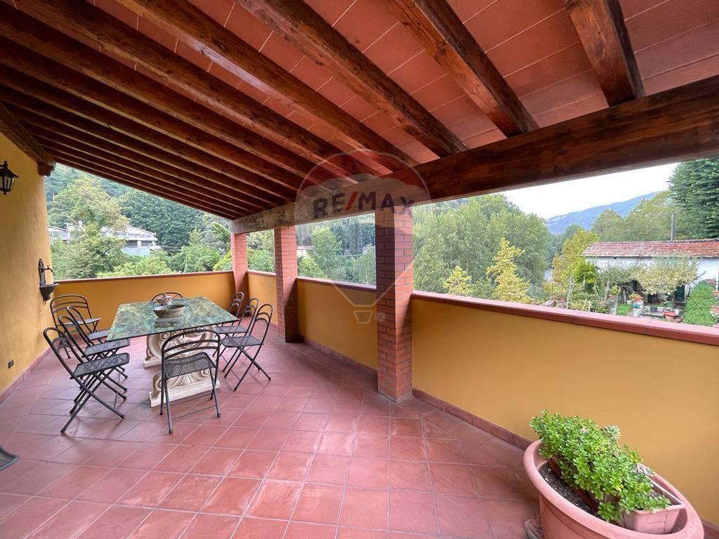 Casa indipendente in vendita a Bagni Di Lucca