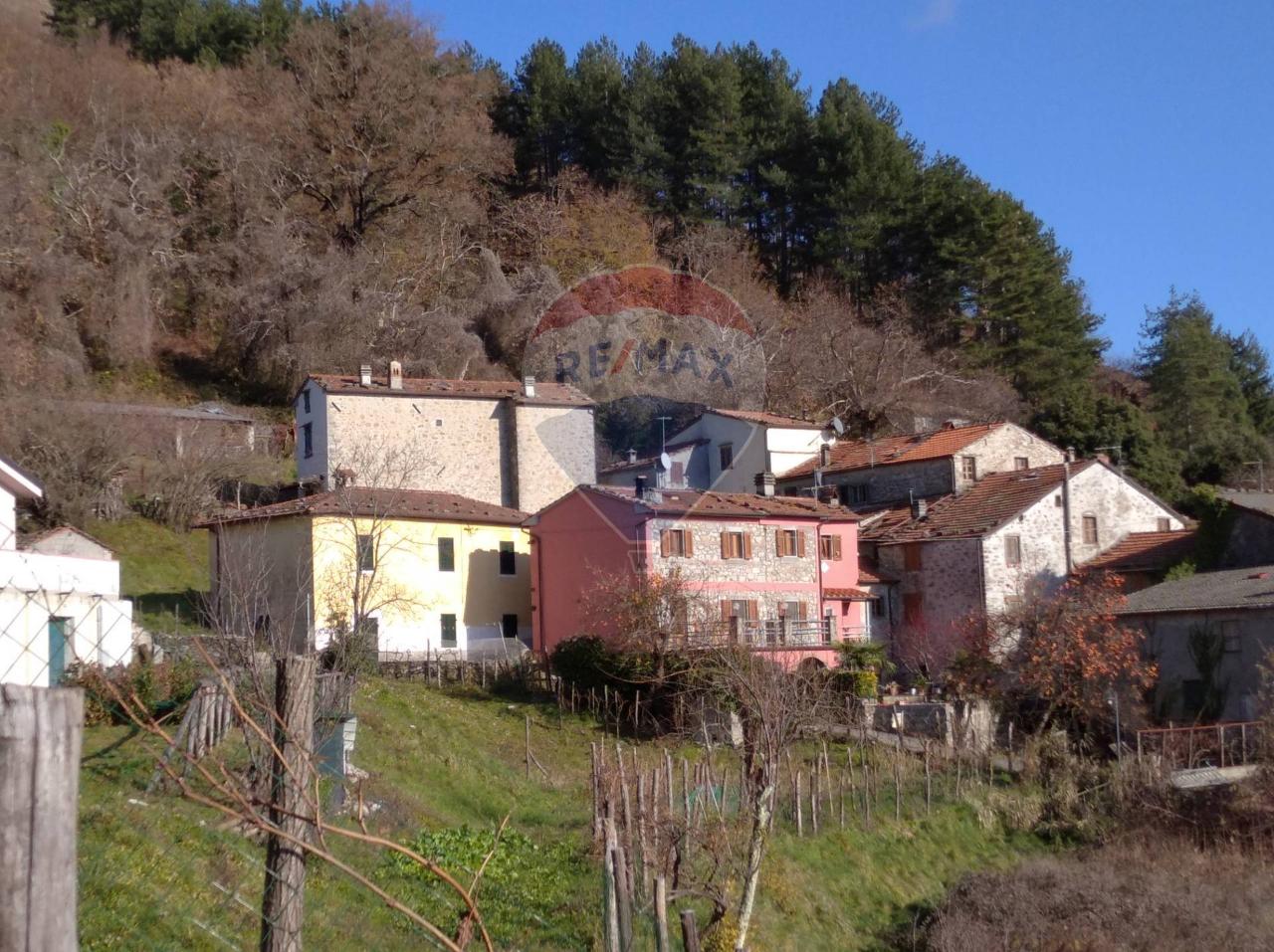 Casa indipendente in vendita a Bagni Di Lucca