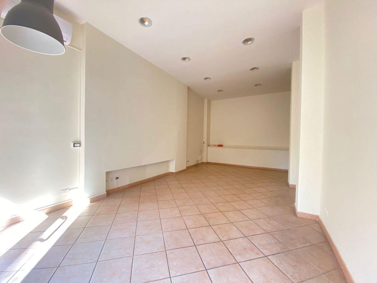 Negozio in affitto a Roma