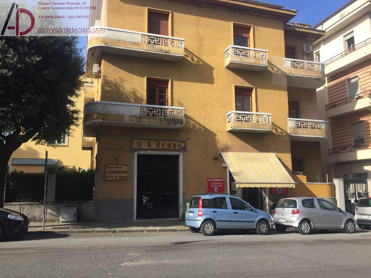 Locale commerciale in affitto a Cosenza