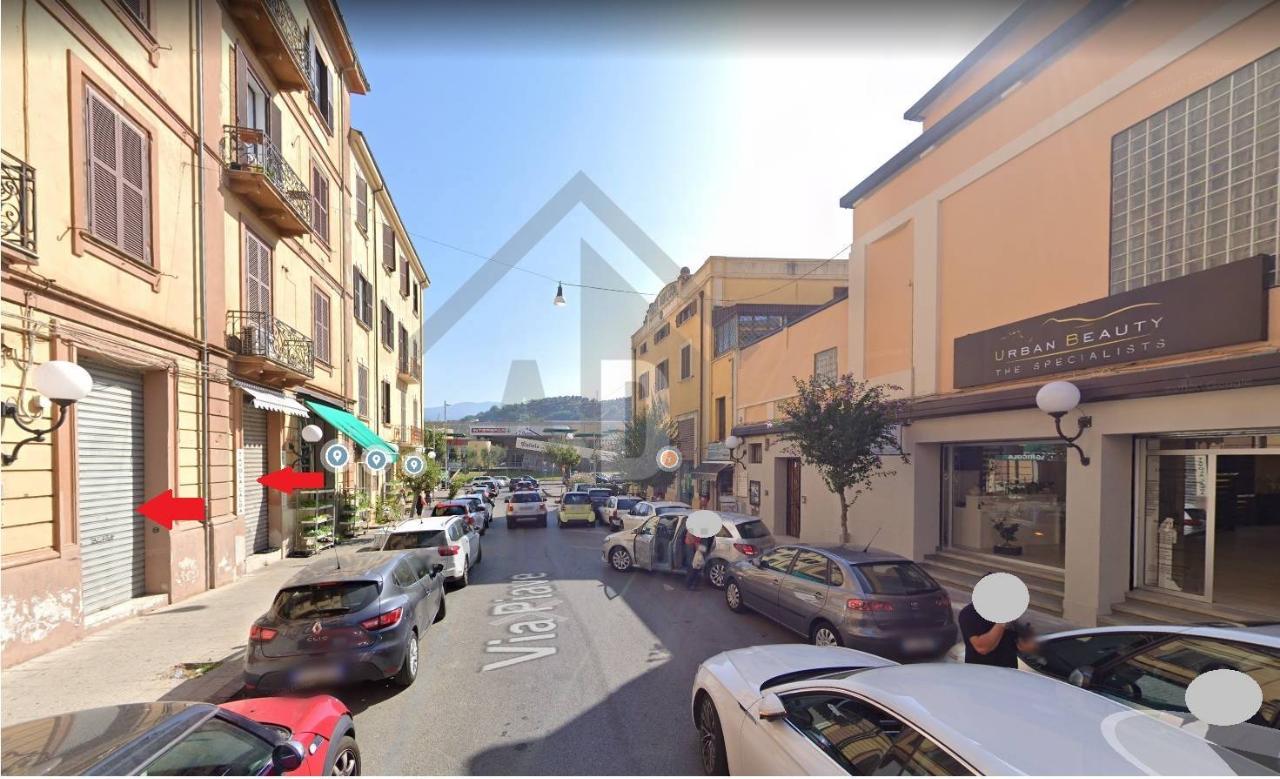 Locale commerciale in affitto a Cosenza