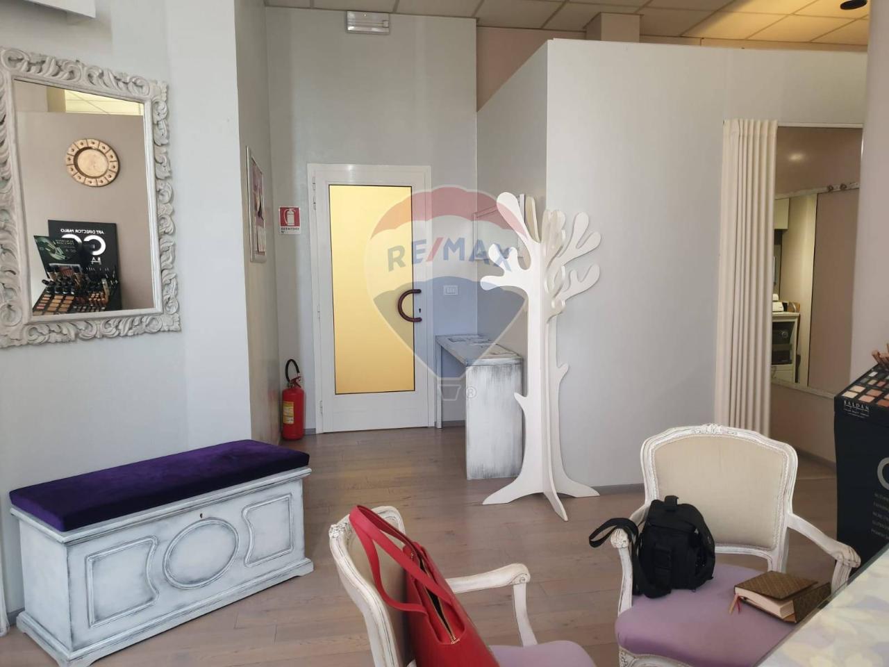 Negozio in affitto a Forli'
