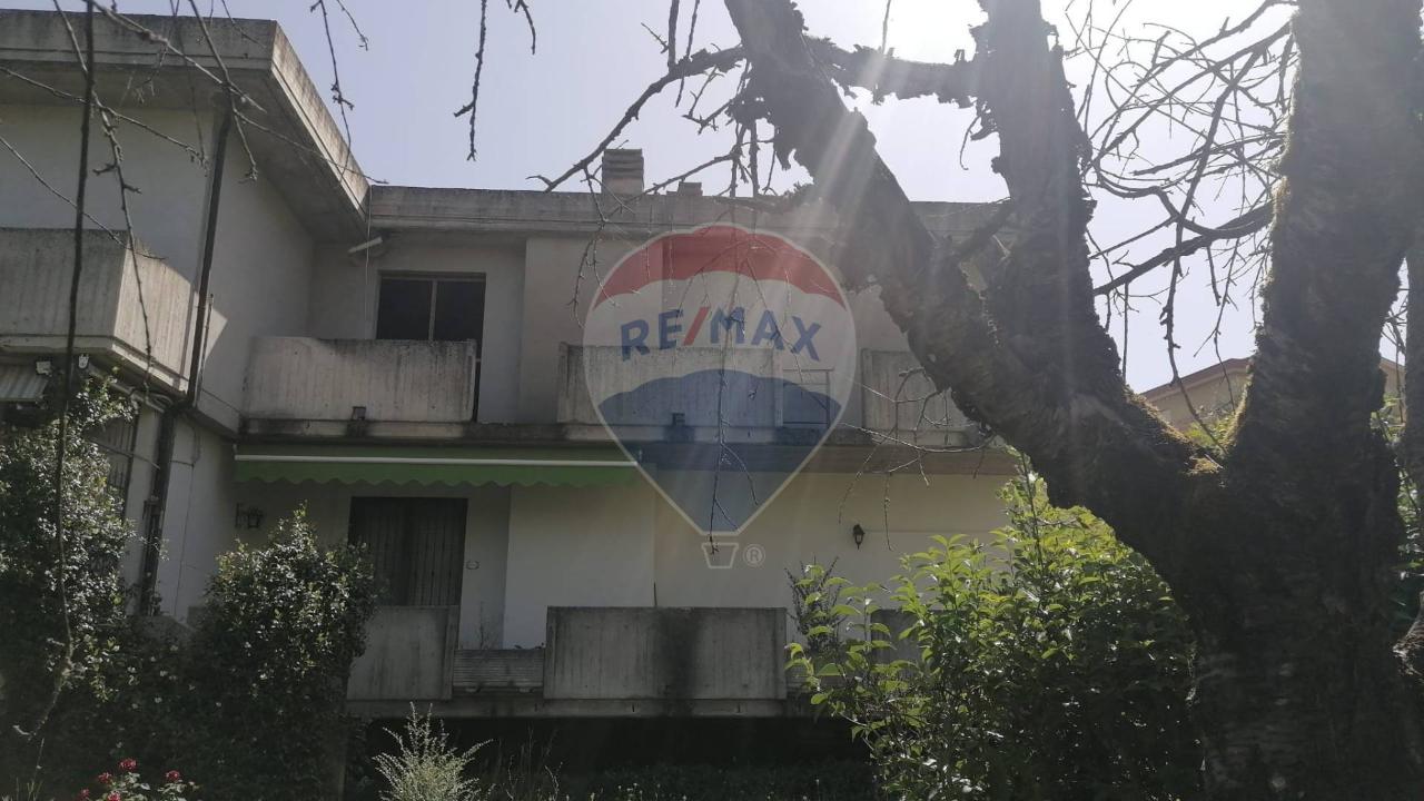 Rustico in vendita a Rotella
