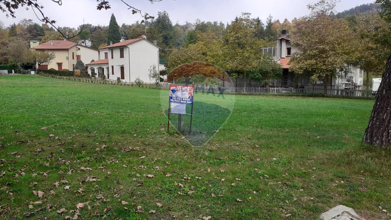 Terreno edificabile in vendita a Santa Sofia
