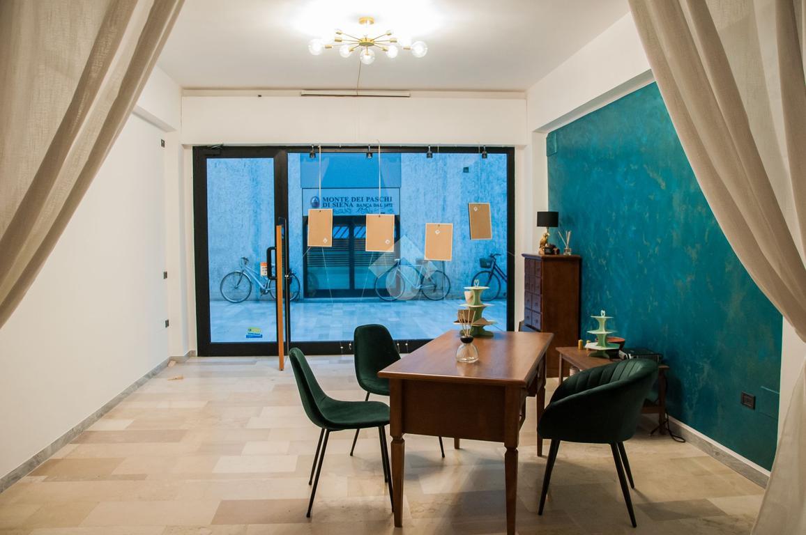 Negozio in vendita a Cesena