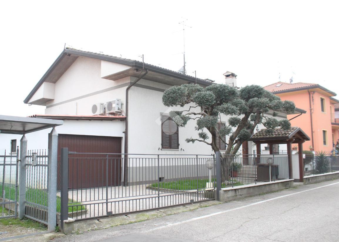 Casa indipendente in vendita a Cesena