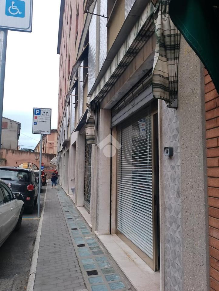 Negozio in affitto a Cesena