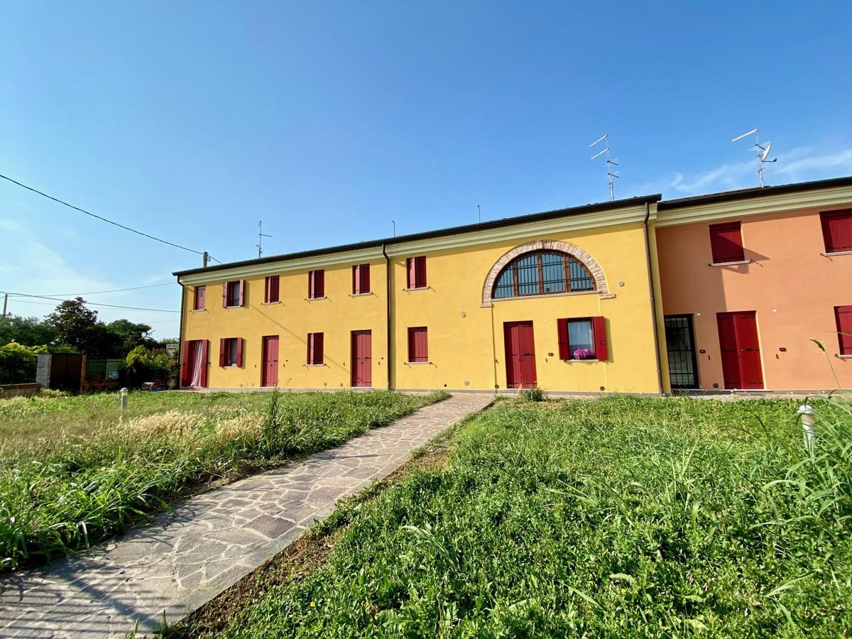 Villa a schiera in Via Nuova 12, Casale di Scodosia