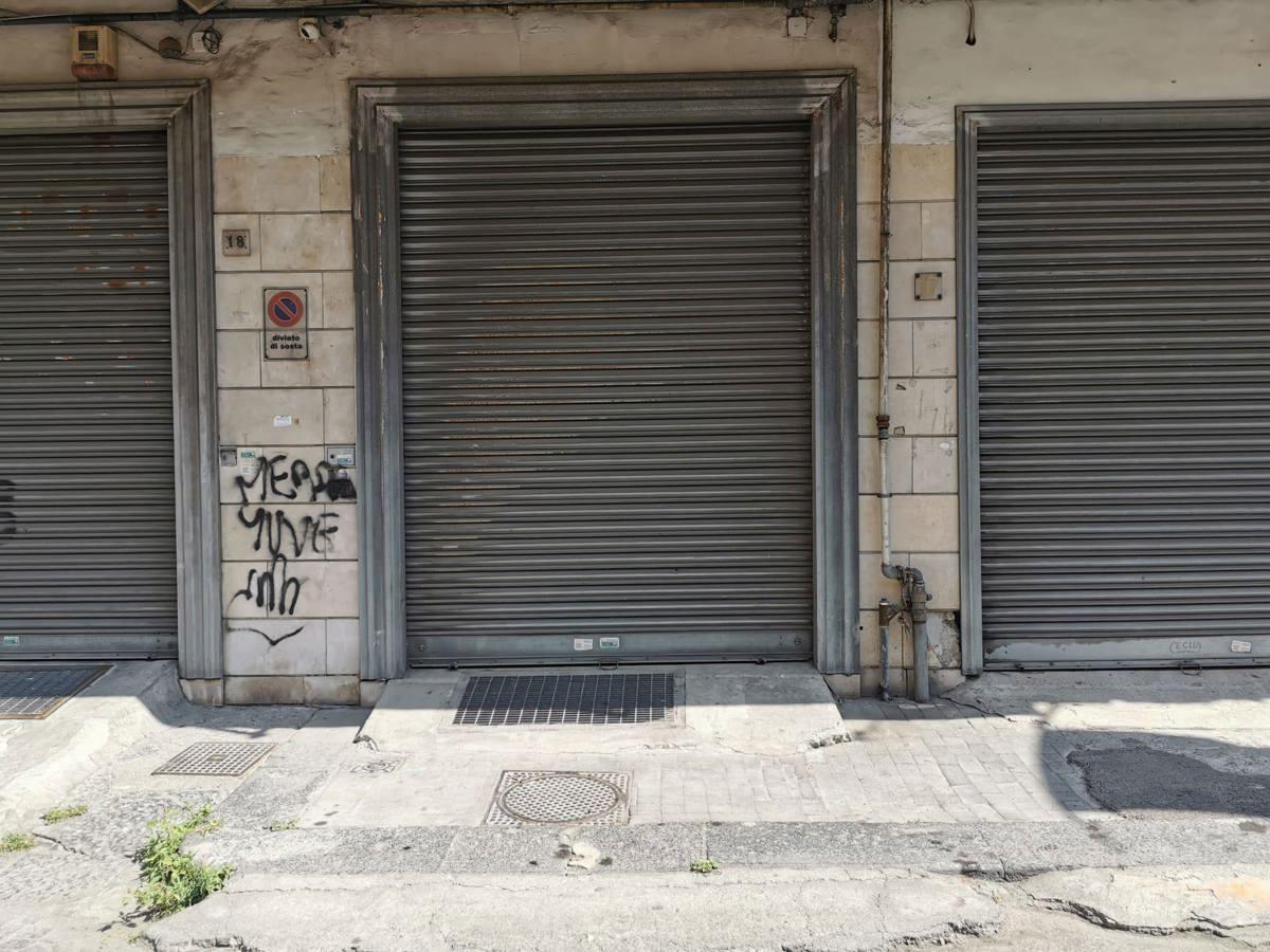 Magazzino in vendita a Napoli