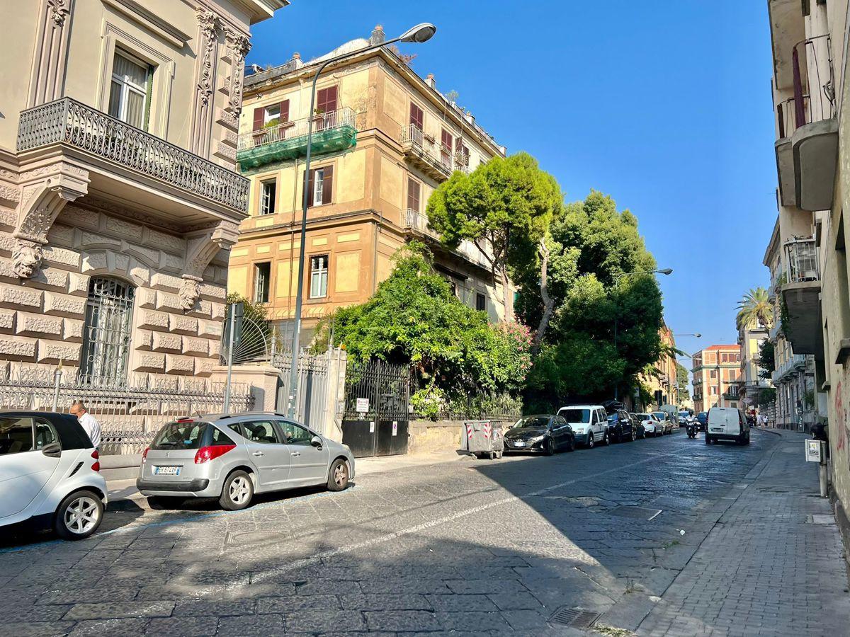 Appartamento in vendita a Napoli