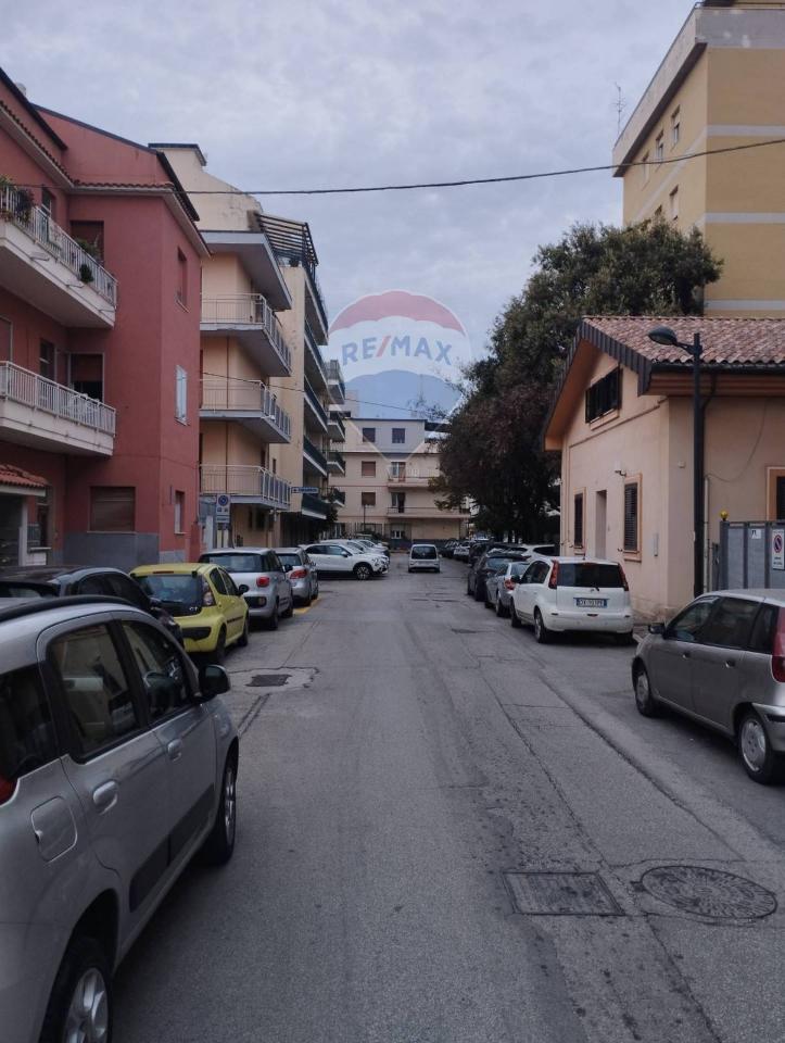 Esercizio commerciale in vendita a Pescara