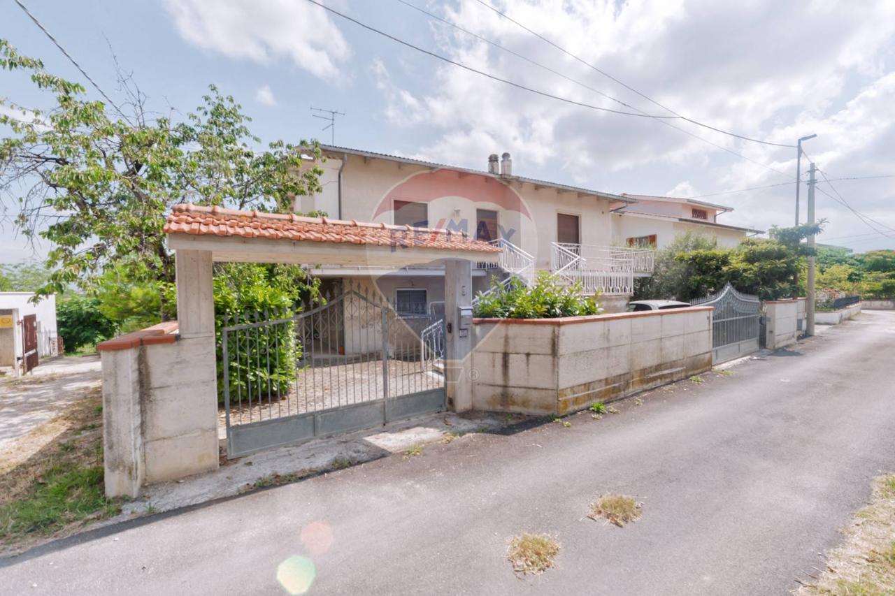Casa indipendente in vendita a Catignano