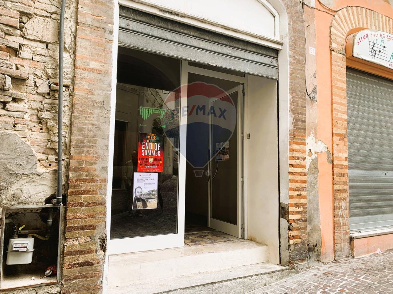 Negozio in vendita a Penne