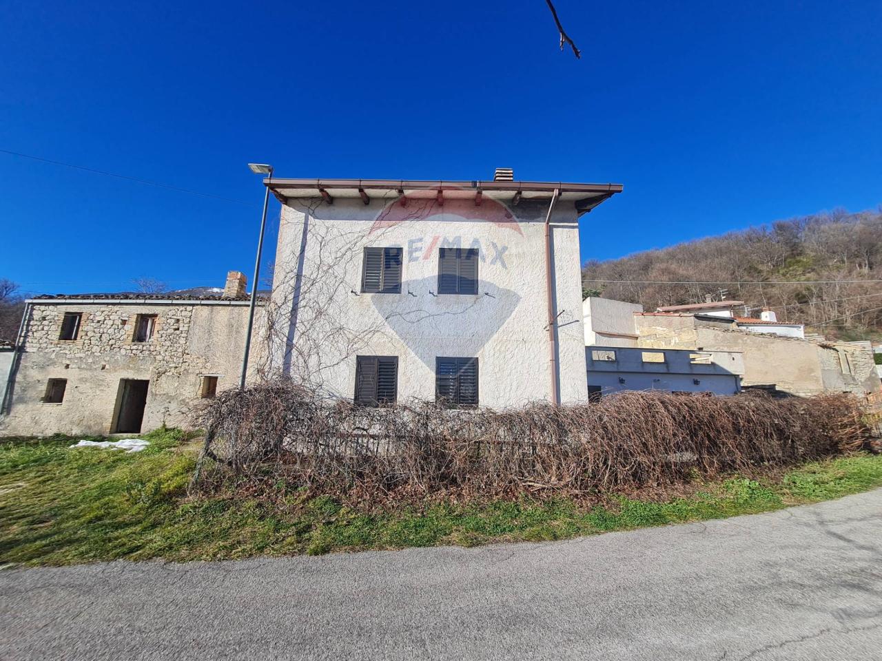 Casa indipendente in vendita a Brittoli