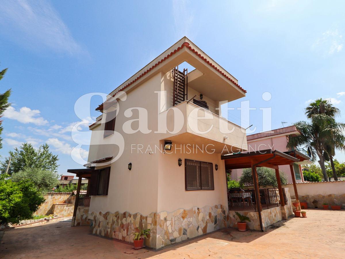 Villa in vendita a Giugliano In Campania