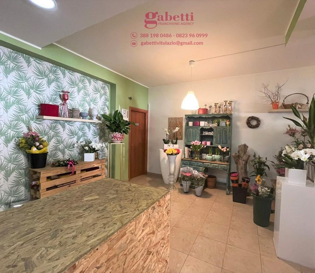 Negozio in vendita a Vitulazio