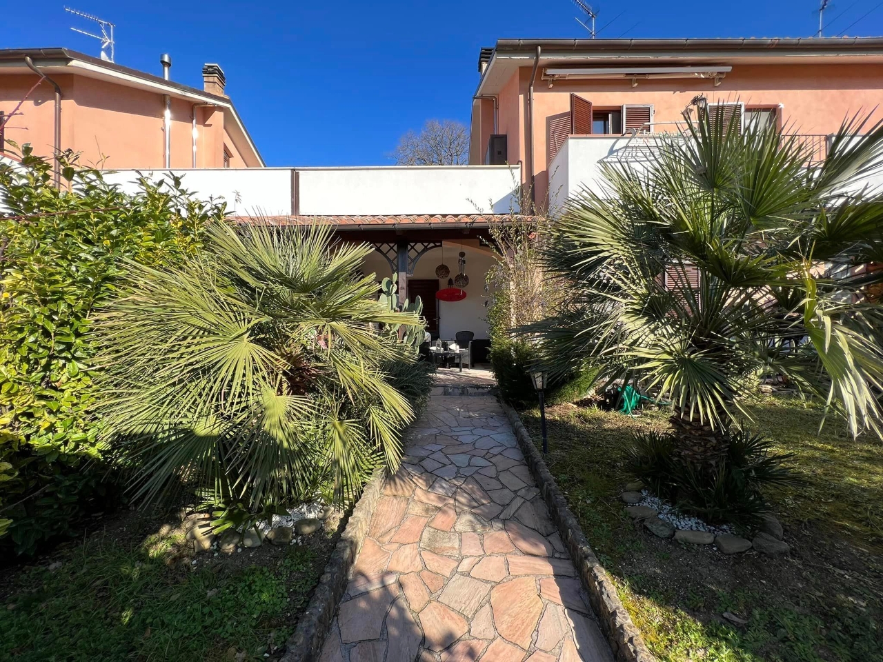 Villa a schiera in Frazione Catozzi, Genga