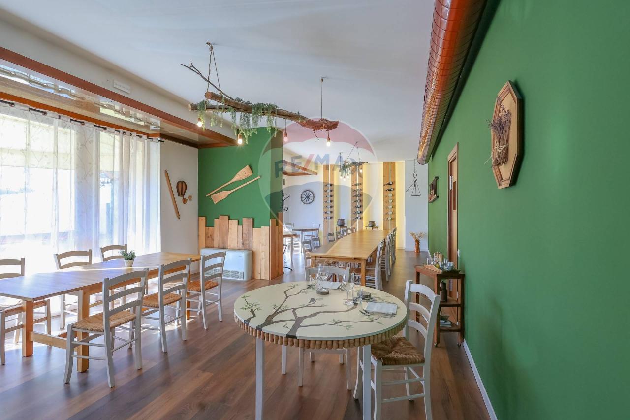 Esercizio commerciale in vendita a Rovolon