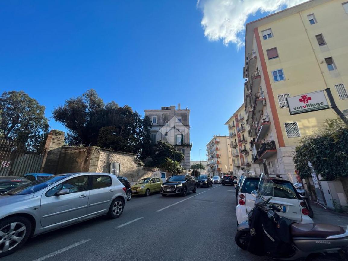Negozio in vendita a Napoli