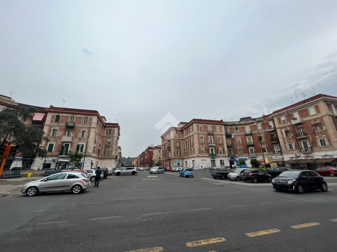 Magazzino in affitto a Napoli