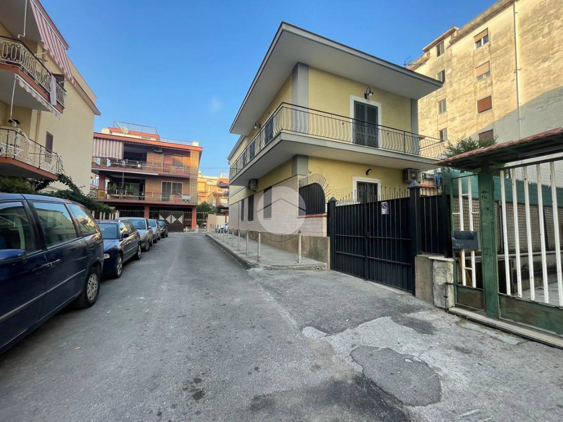 Box in vendita a Torre Del Greco