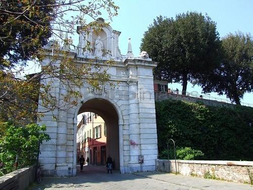 Casa indipendente in vendita a Sarzana