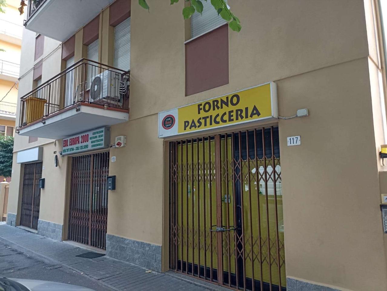 Negozio in vendita a Modena
