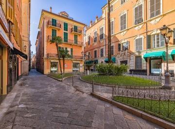 Esercizio commerciale in vendita a Alassio