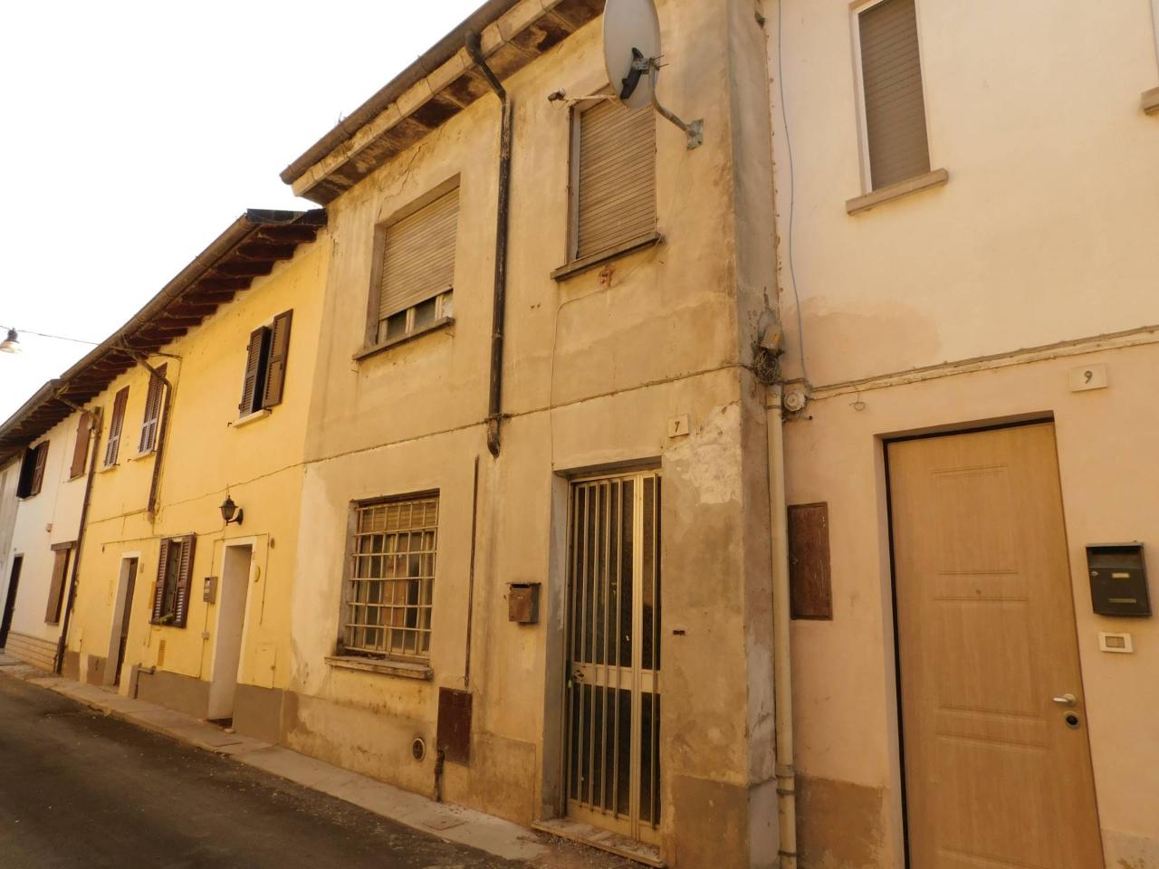 Casa indipendente in vendita a Corteolona e Genzone