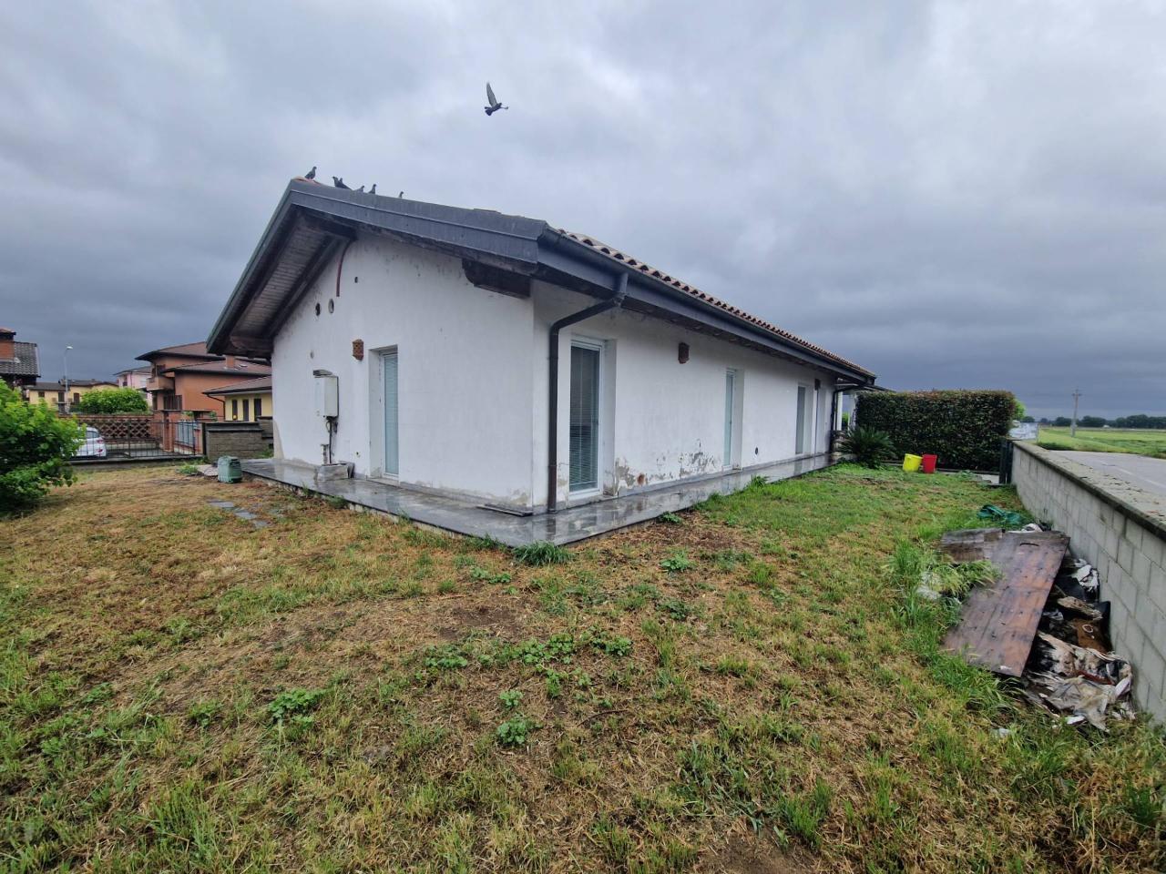 Villa in vendita a Linarolo