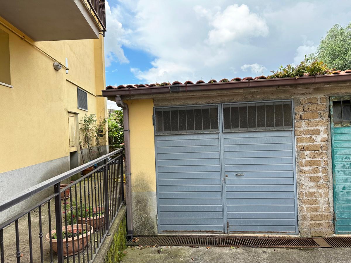 Box in vendita a Castel Sant'Elia