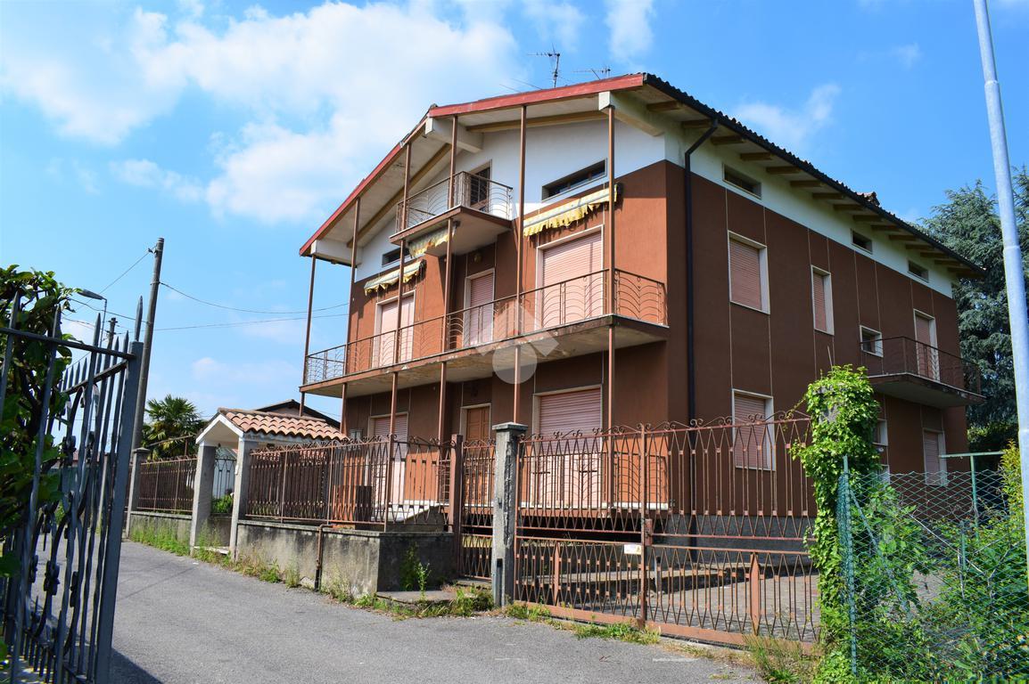 Villa in vendita a Adro