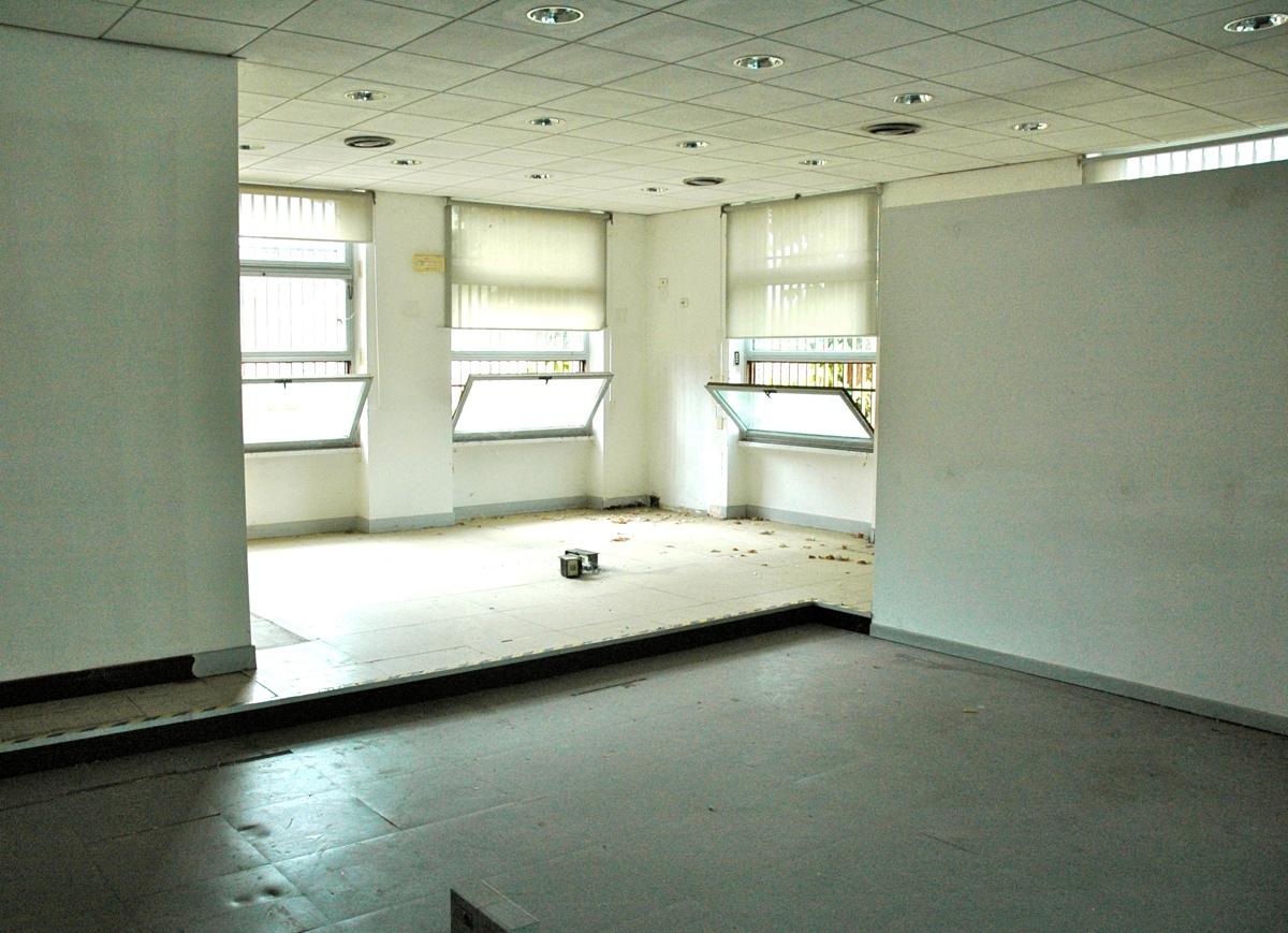 Negozio in vendita a Lardirago