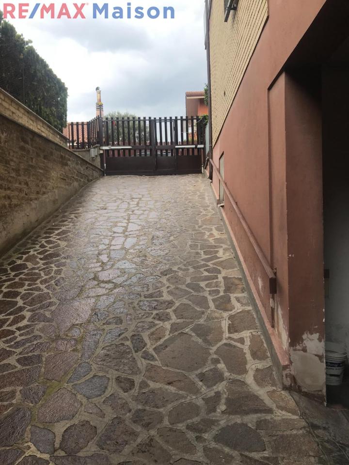 Magazzino in vendita a Ciampino