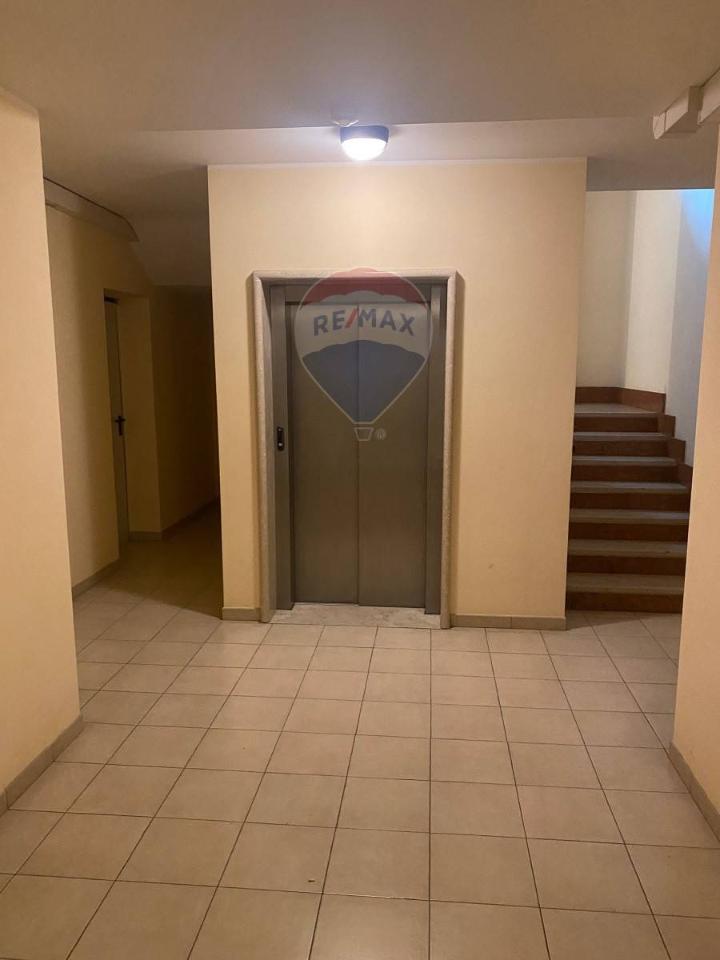 Magazzino in vendita a Lavagno