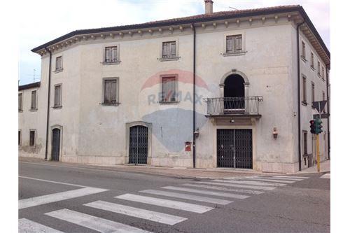 Rustico in vendita a Colognola Ai Colli