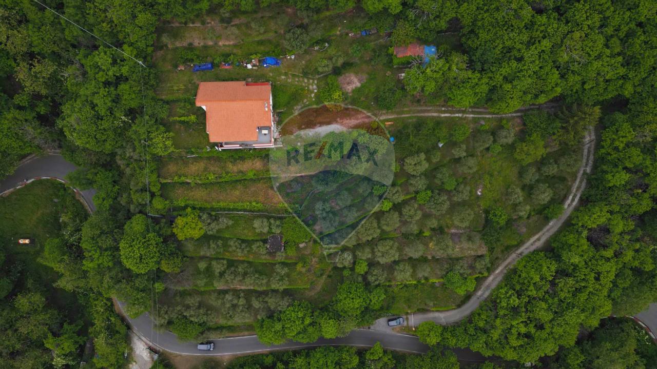 Casa indipendente in vendita a Vado Ligure