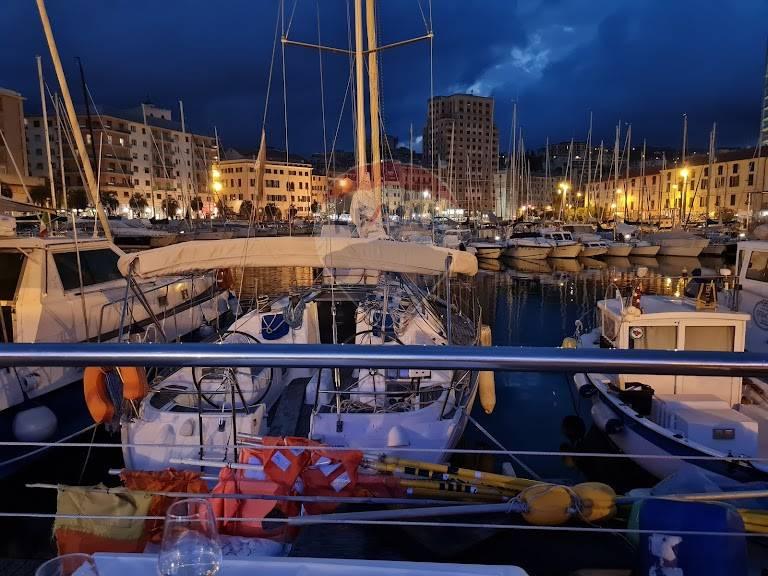 Negozio in vendita a Savona